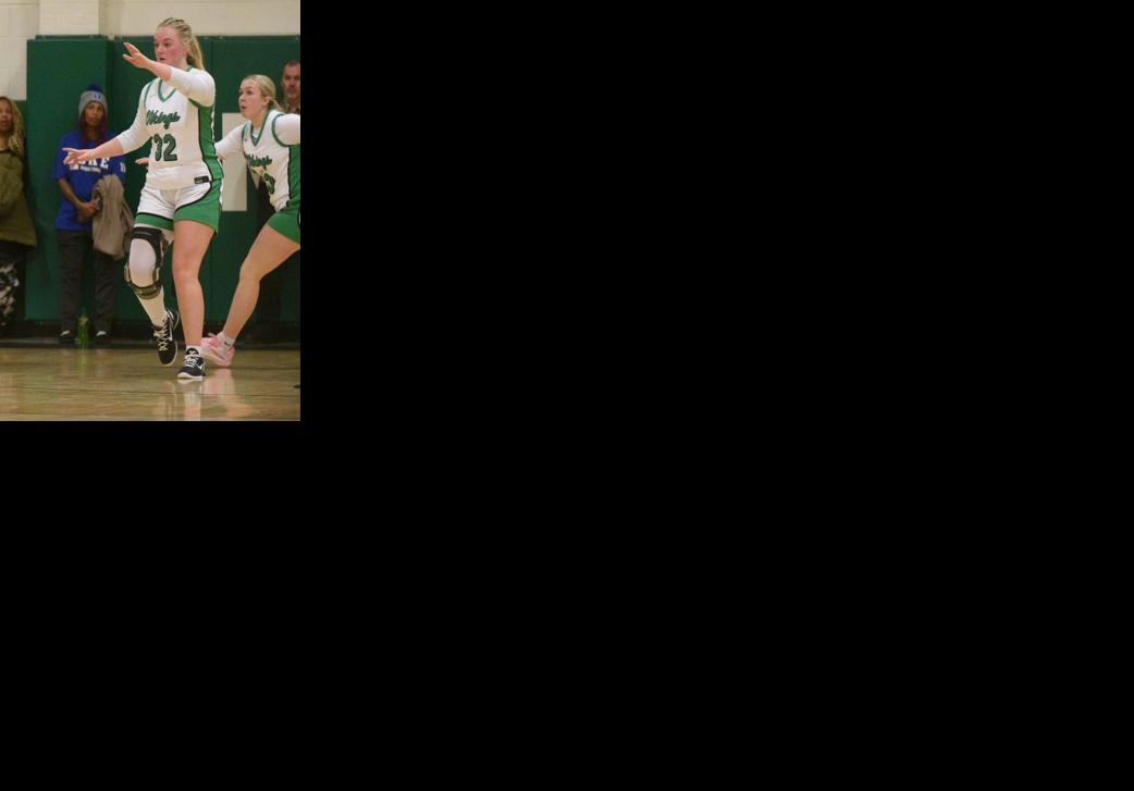 Amos' Double-Double powers Sauras past Vikings | Sports | thestokesnews.com