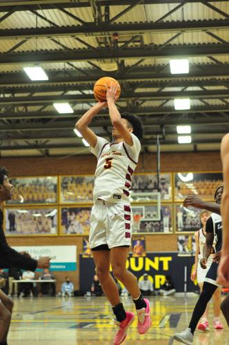 Lash’s triple-double lifts Sauras past Eagles | Sports | thestokesnews.com