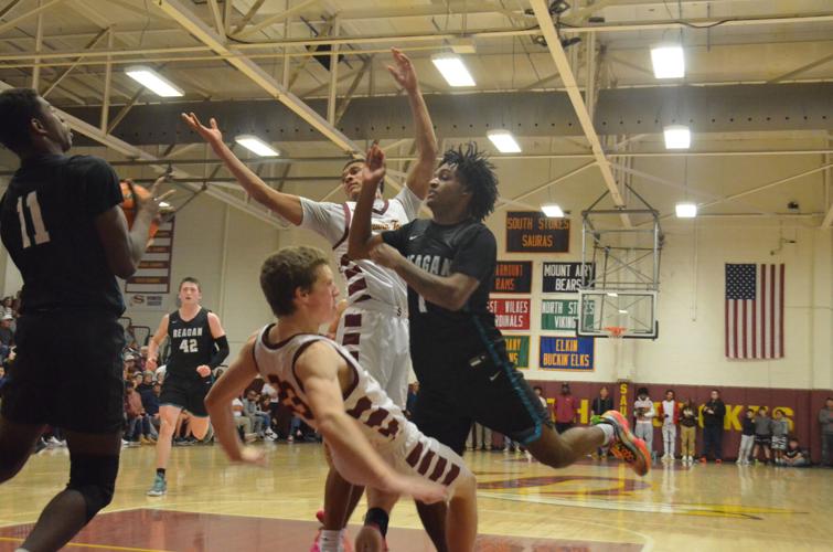 Lash scores 31 against Reagan | Sports | thestokesnews.com