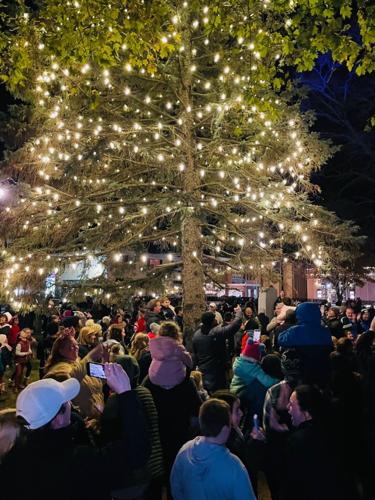 Light Uptown draws big crowd to Foxboro Common | Local News ...