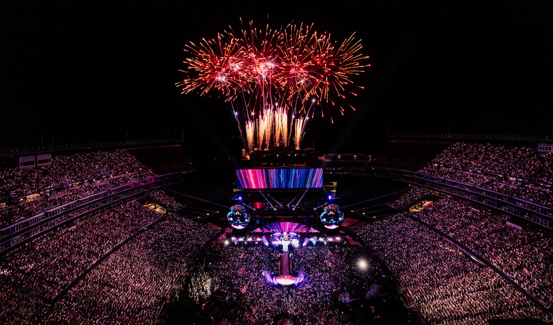 Concert review: Coldplay lights up Gillette Stadium with Music Of The ...