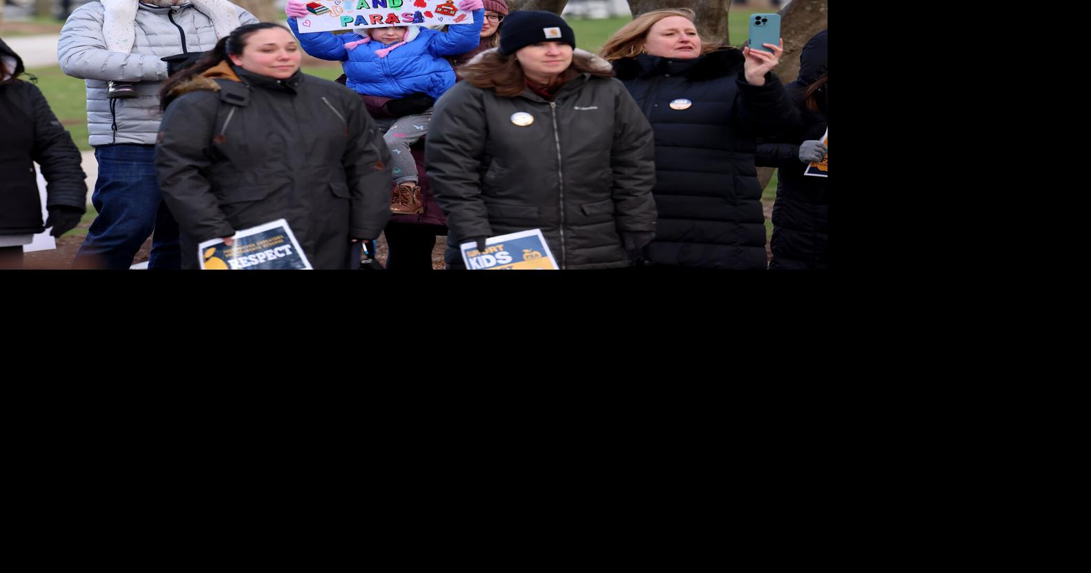 Foxboro teachers rally for contract settlement | Local News ...