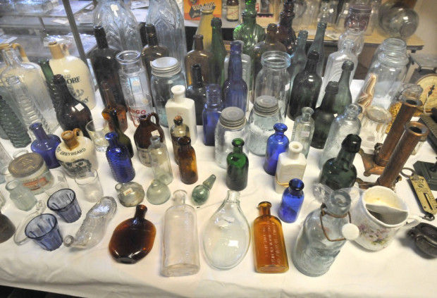 Hundreds flock to Little Rhody Bottle Club show in South Attleboro ...