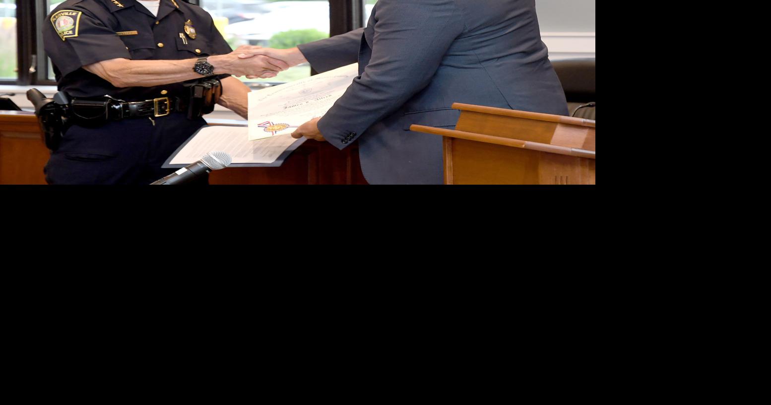Plainville gives send-off to police chief who served with the ...