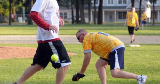 Patriots, police 'battle' it out | Local News | thesunchronicle.com