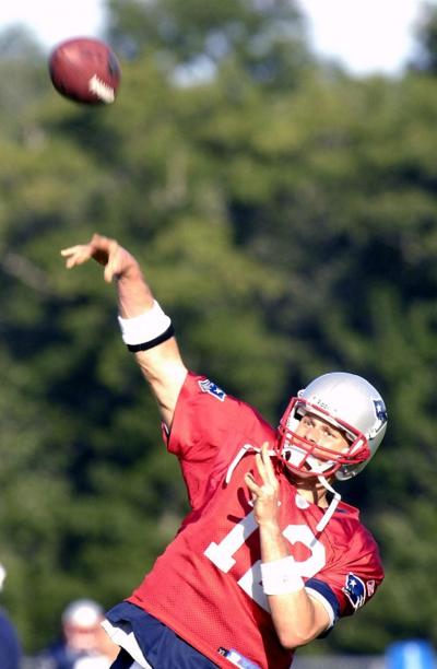PATS NOTEBOOK: Brady won't tax his arm | Sports | thesunchronicle.com