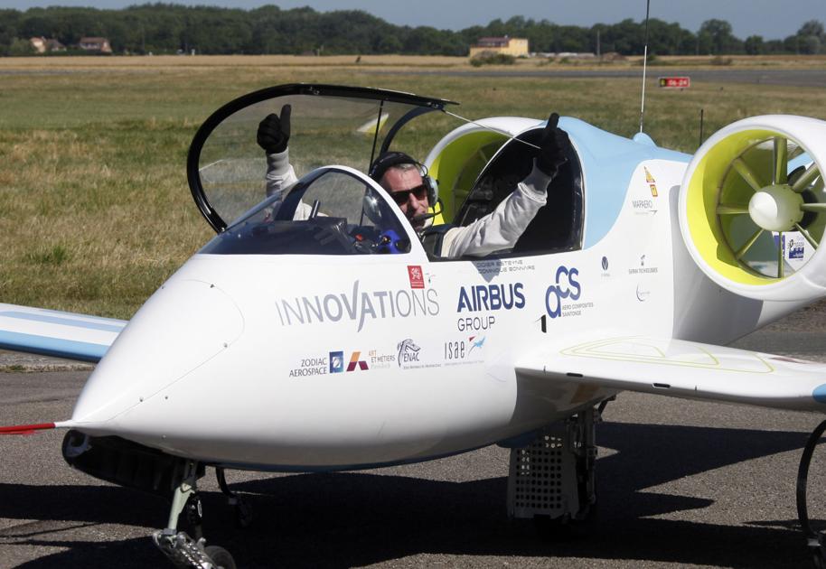 First electric planes fly over English Channel | Nation World ...