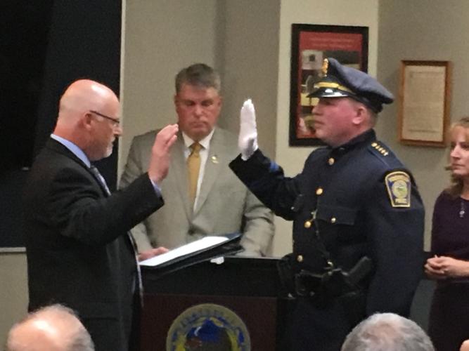 New police chief sworn into office | Local News | thesunchronicle.com