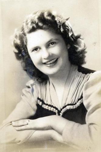 Jean Elaine Elliott | Obituaries | thesunchronicle.com