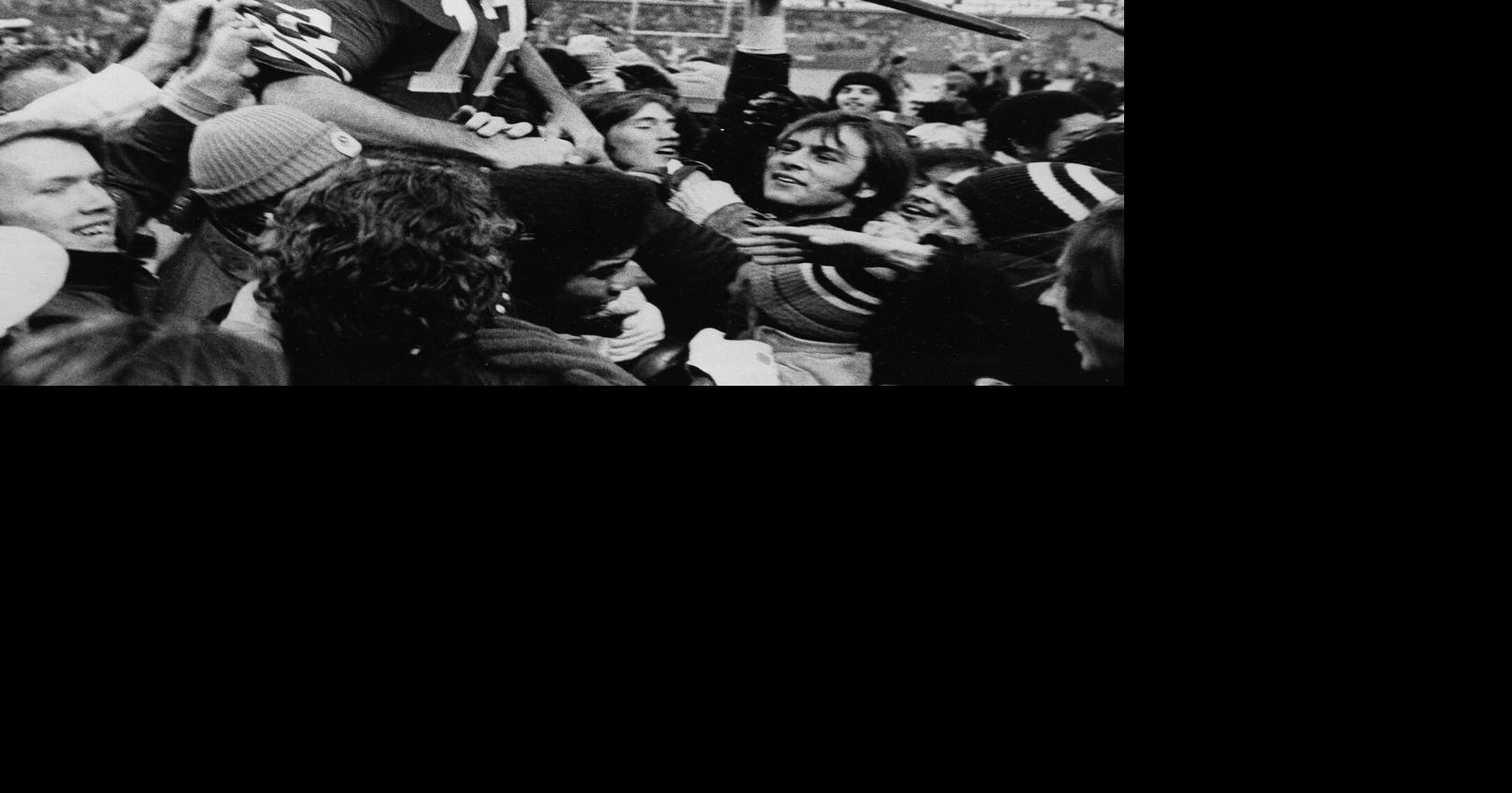 Former 49ers quarterback John Brodie, an NFL MVP and a prolific passer ...