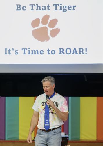 Taylor Elementary School bids farewell to principal | Local News ...