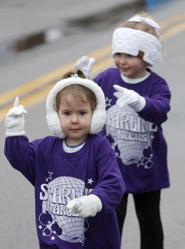 Santa comes to North Attleboro | Gallery | thesunchronicle.com