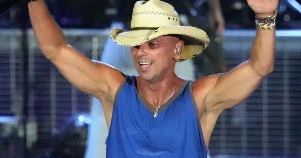 Concert review: Chesney returns to Gillette in Foxboro with high-energy ...