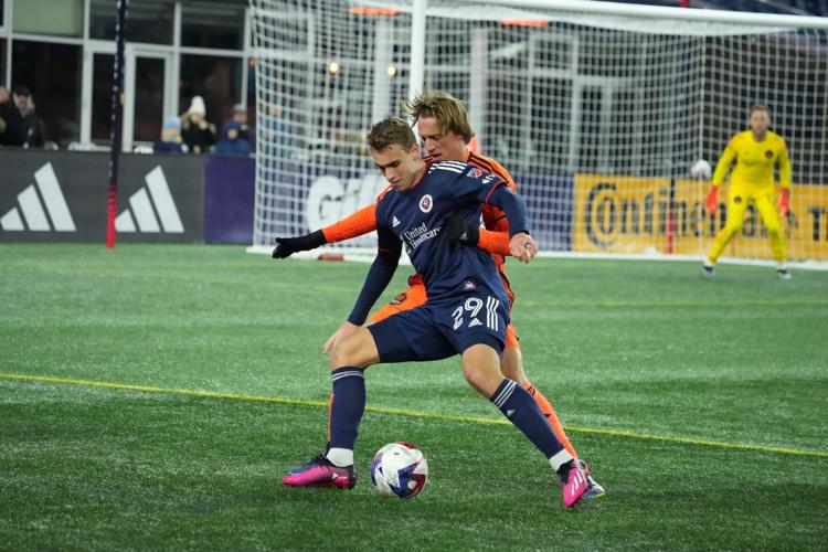 Revolution cruise to shutout victory, reach 2-0 for first time in ...