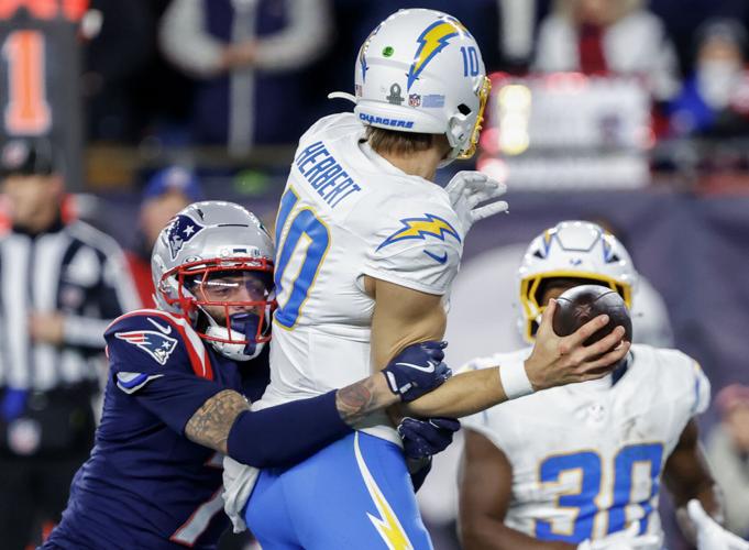 Patriots' defense brings the pain in dominating AFC Wild Card win over ...