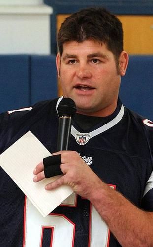 Stephen Neal announces retirement | Patriots | thesunchronicle.com