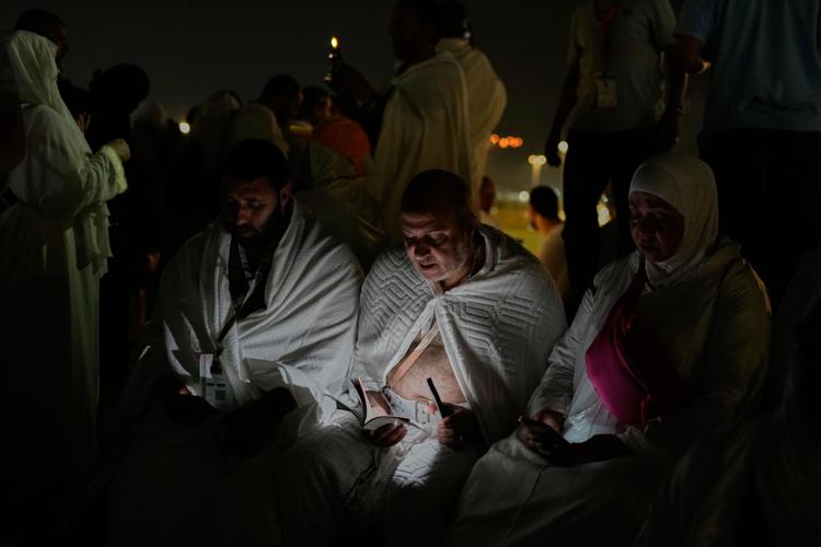Muslim pilgrims converge on Mount Arafat in Saudi Arabia as the Hajj ...