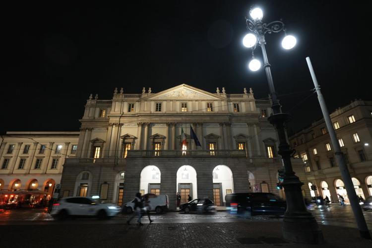 La Scala gala crowd cheers premiere of Shostakovich's 'Lady Macbeth ...