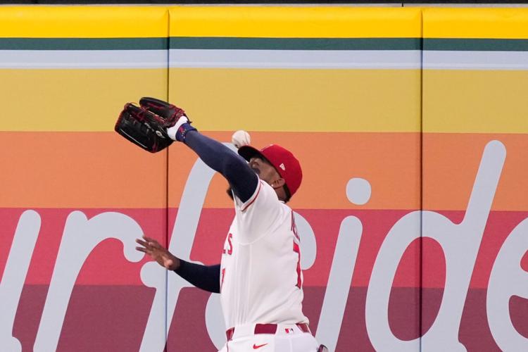 Angels outfielder Jo Adell misplays flyball into home run off his head ...