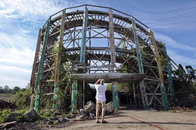 Roller coaster built in '40s is torn down | Stories | thesunchronicle.com