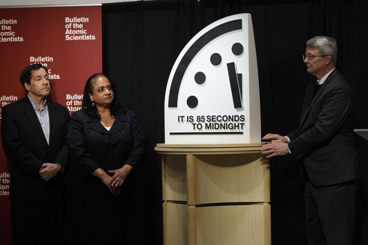 'Doomsday Clock' moves closer to midnight over threats from nuclear ...