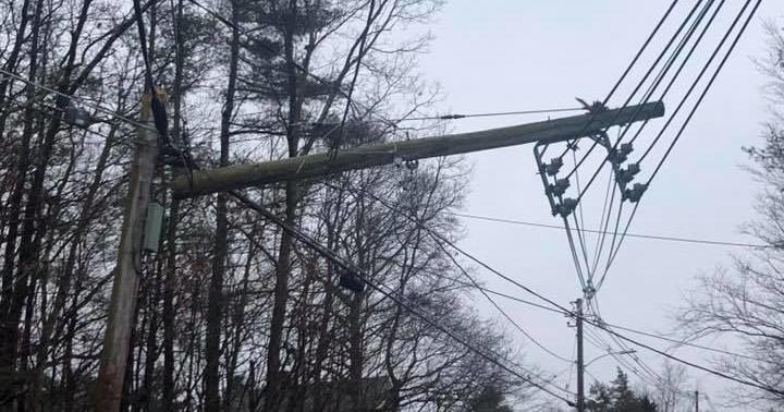 Snapped telephone pole closes Mansfield street | Local News ...