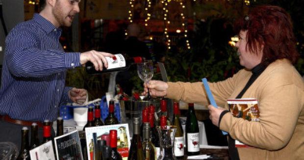 Warming up to Moonlit event | Local News | thesunchronicle.com