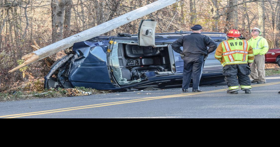 Rehoboth crash takes down power line | Local News | thesunchronicle.com