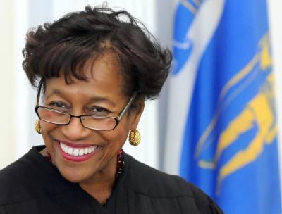 Judge Smith sworn in | Local News | thesunchronicle.com