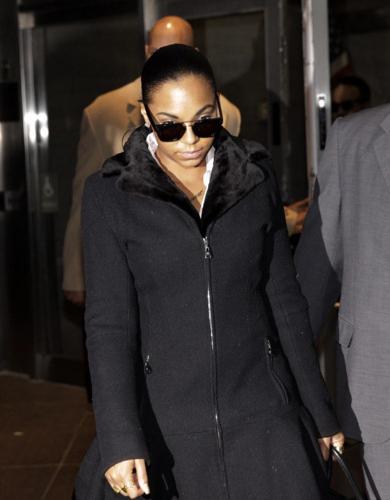 Ashanti faces convicted fan at 2nd stalking trial | Stories ...