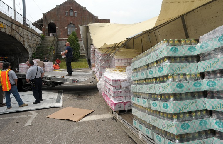 Truck trailer collapses, blocks road | Local News | thesunchronicle.com