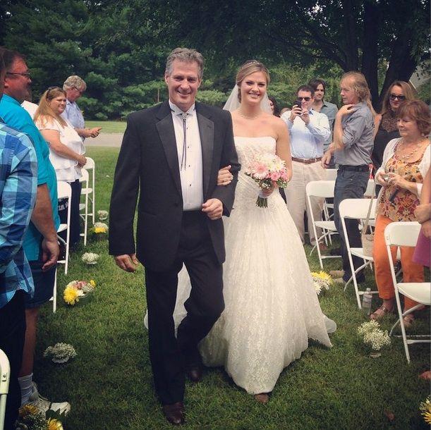 Ayla Brown weds in Nashville | Stories | thesunchronicle.com