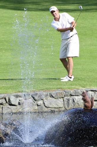 Seniors tee it up at AAGA tourney | Sports | thesunchronicle.com