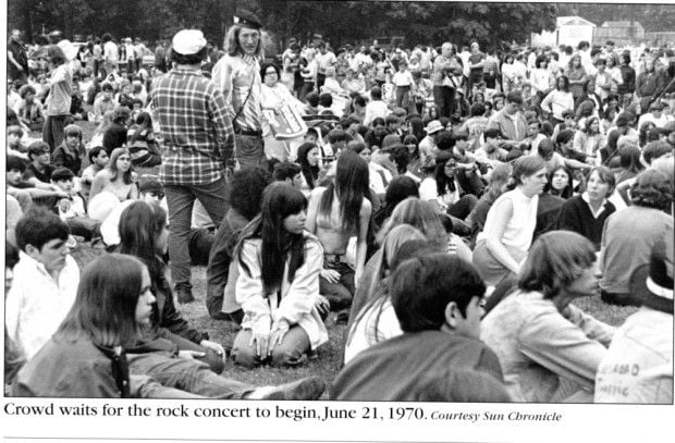 '70s concert has 'em 'wicked excited' | Local News | thesunchronicle.com