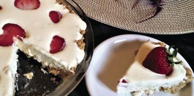 Queenie Cooks: Easy Crunchy-Crust Ice Cream Pie | Queenie Cooks ...