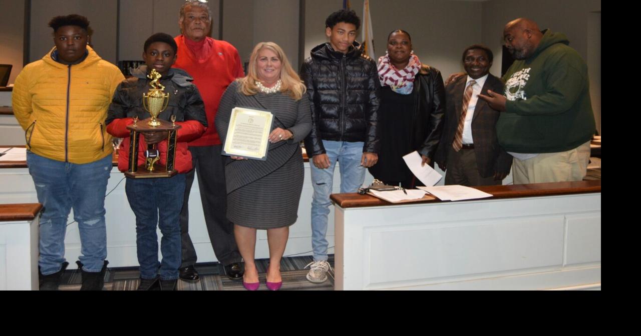 Waverly's 'Green Machine' football team honored by Sussex supervisors ...