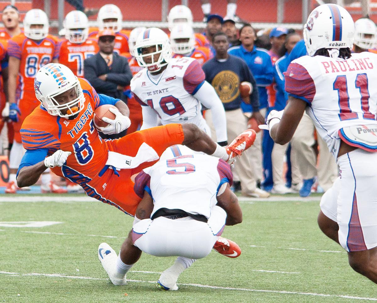 Big wins, two close conference losses tell the story of 2015 Bulldogs ...