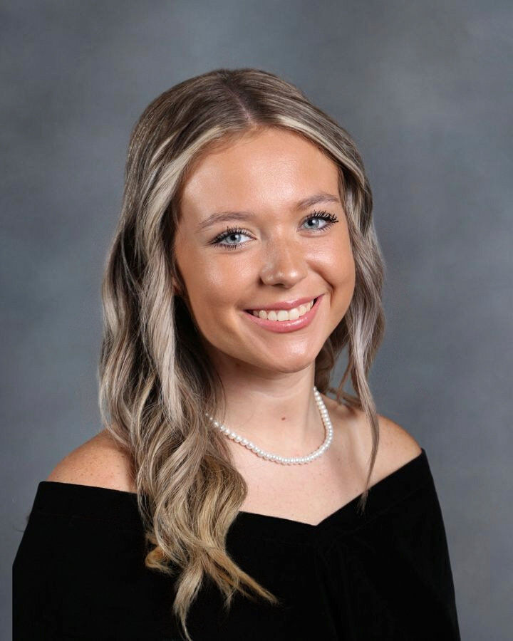 Chloe Wren named DAR Good Citizen