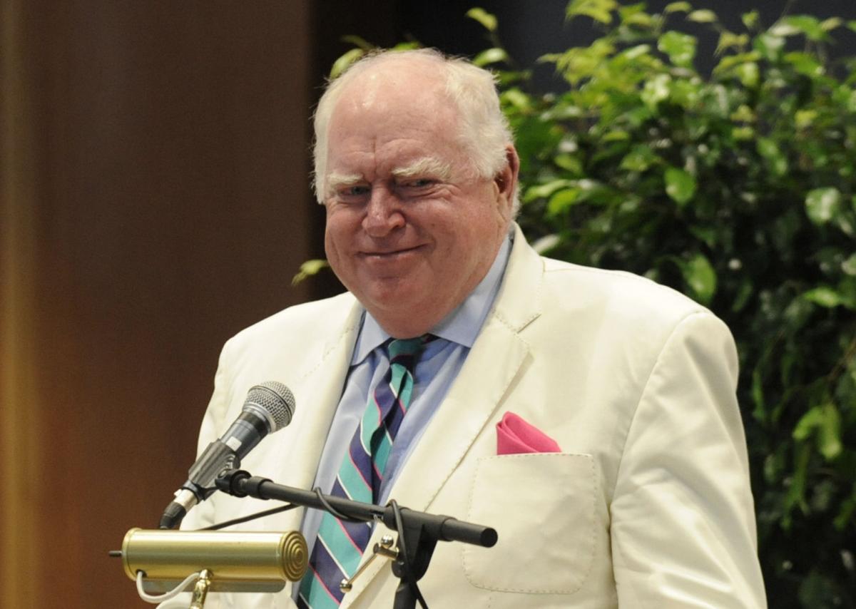 Famed track announcer Tom Durkin still busy in retirement