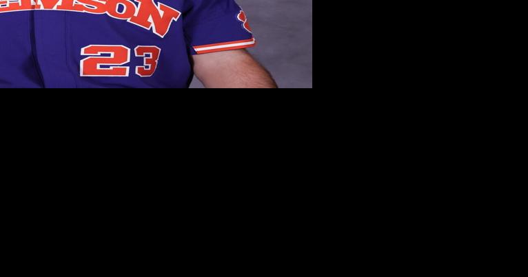 Spiers starts for Reds in major league debut