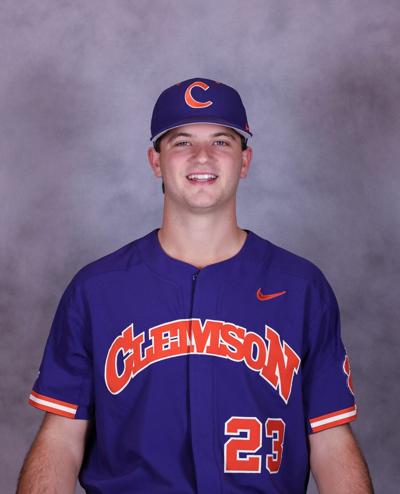 Spiers starts for Reds in major league debut