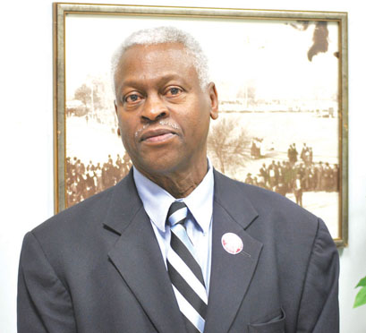 Denmark mayor easily wins 2nd term