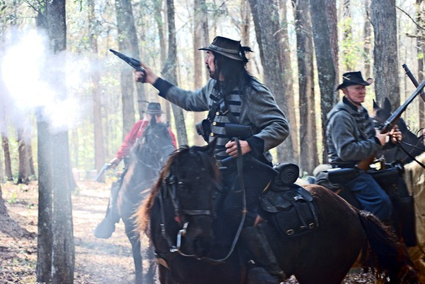 Living history: Weekend reenactments, educational exhibits draw large ...