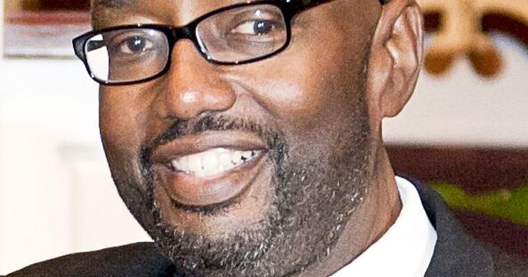 Darrell Elliott Sr. -- Bowman