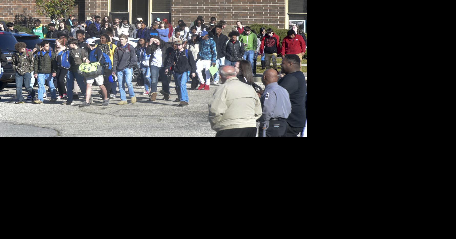 Photos: Edisto High School holds memorial for Parkland victims