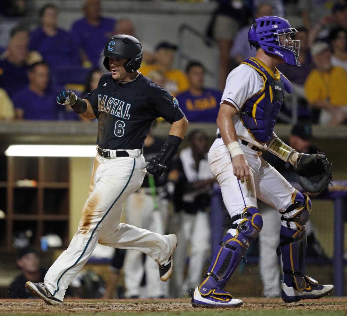 Coastal Carolina advances to College World Series