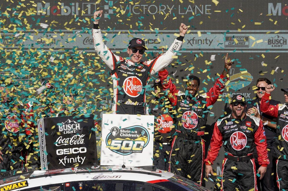 Bell pulls out emotional victory at Phoenix Raceway