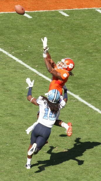 Clemson's Hopkins sustains mild concussion after concussion