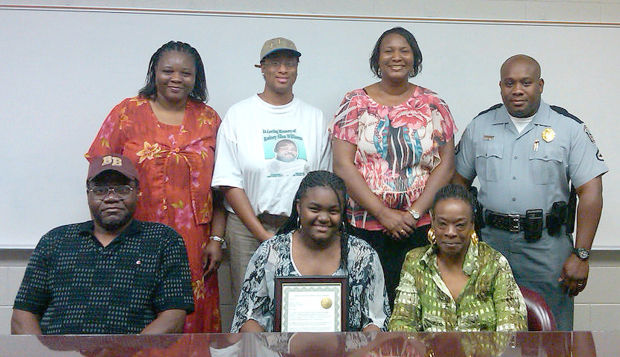 Family of man killed in hit-and-run provides scholarship in his memory ...