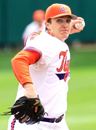 Crownover leads Tigers into regional